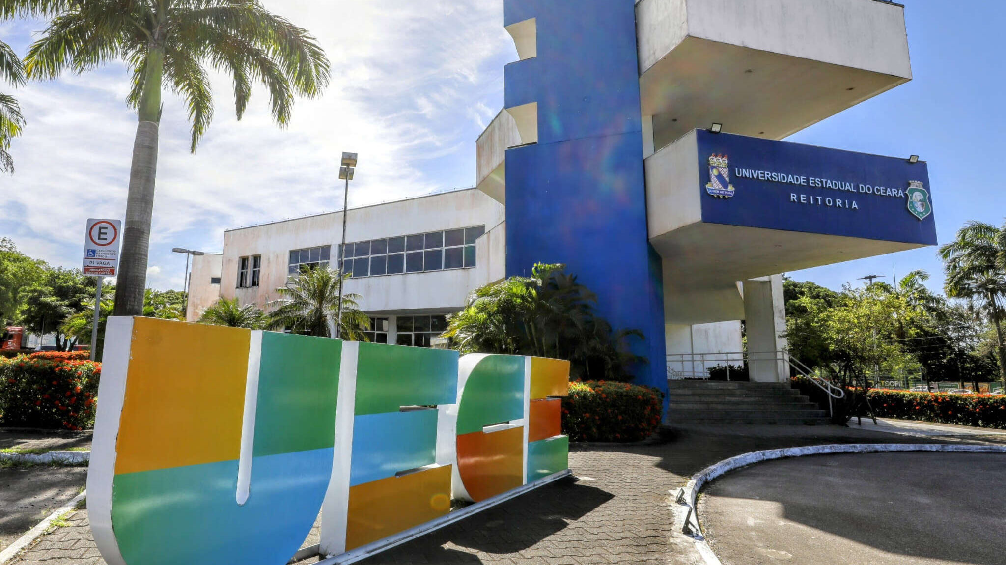 Uece faz história com oferta inédita de 7.066 vagas para 2025.1